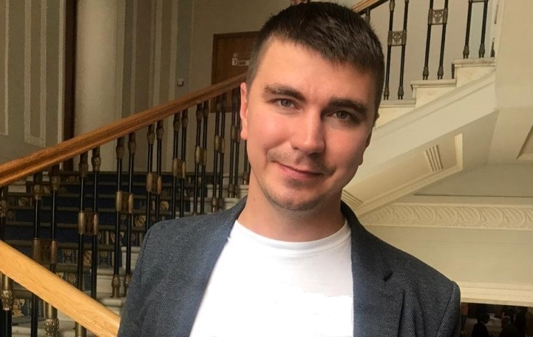 Біла хата.Антон Поляков звинуватив Давиденка і Халімона в договорняках
